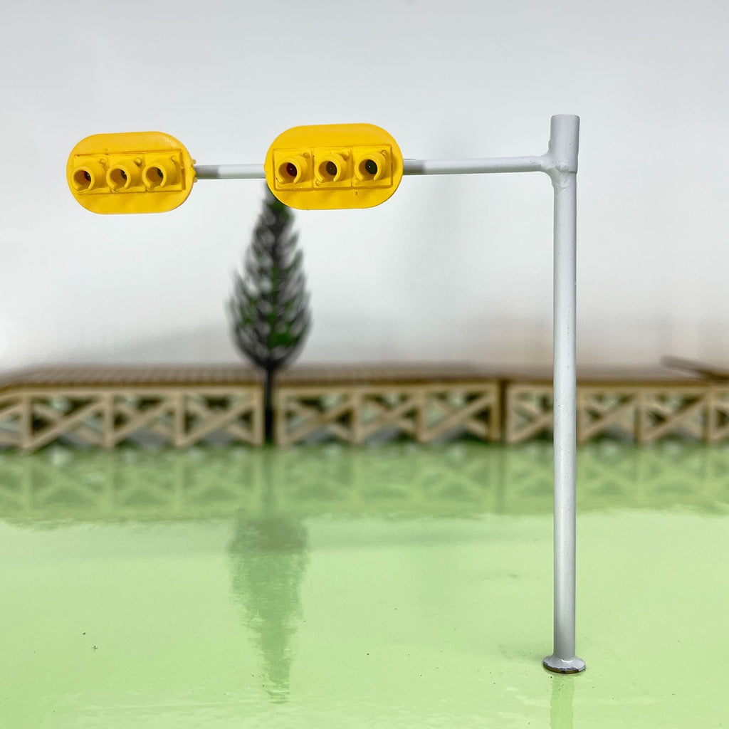 2 x HO / OO traffic light signal LED model train crossing walk street